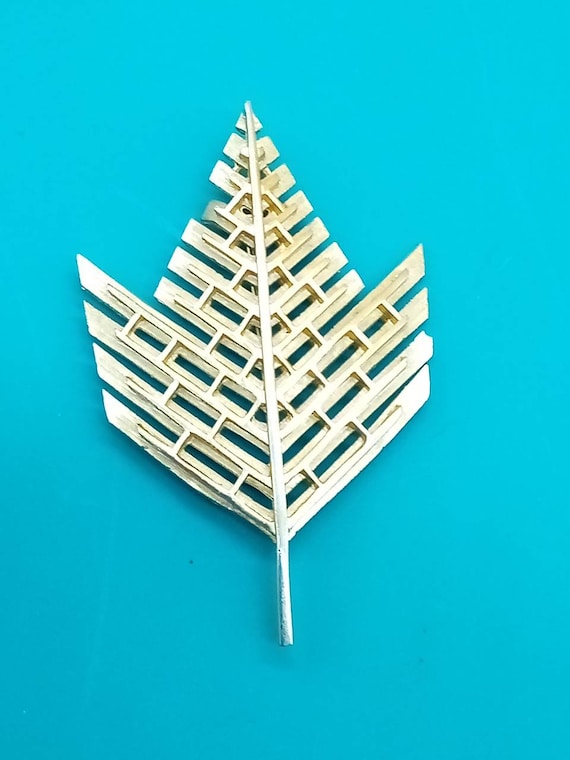 Leaf brooch modernist gold - Gem