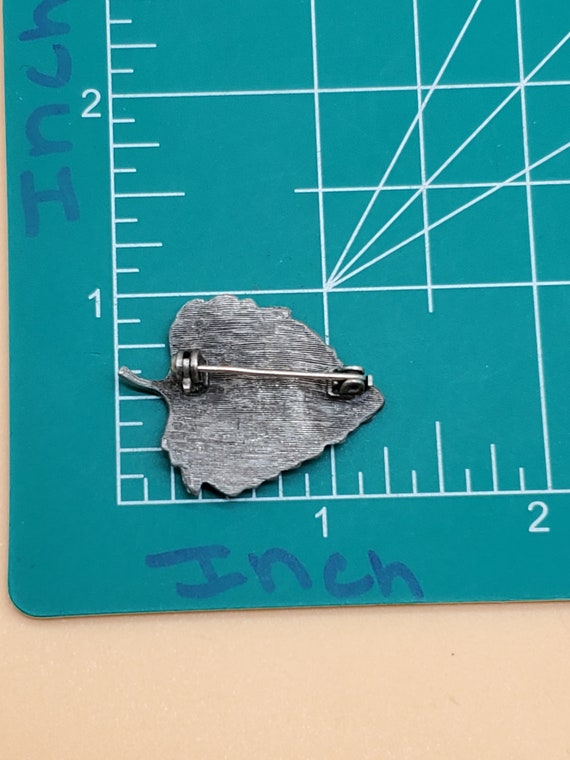 Vintage MB Boucher pewter leaf with ladybug pin - Gem