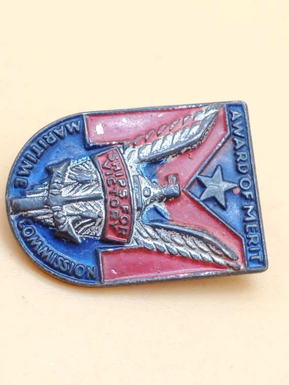 Vintage WW11 ships for victory award pin - Gem