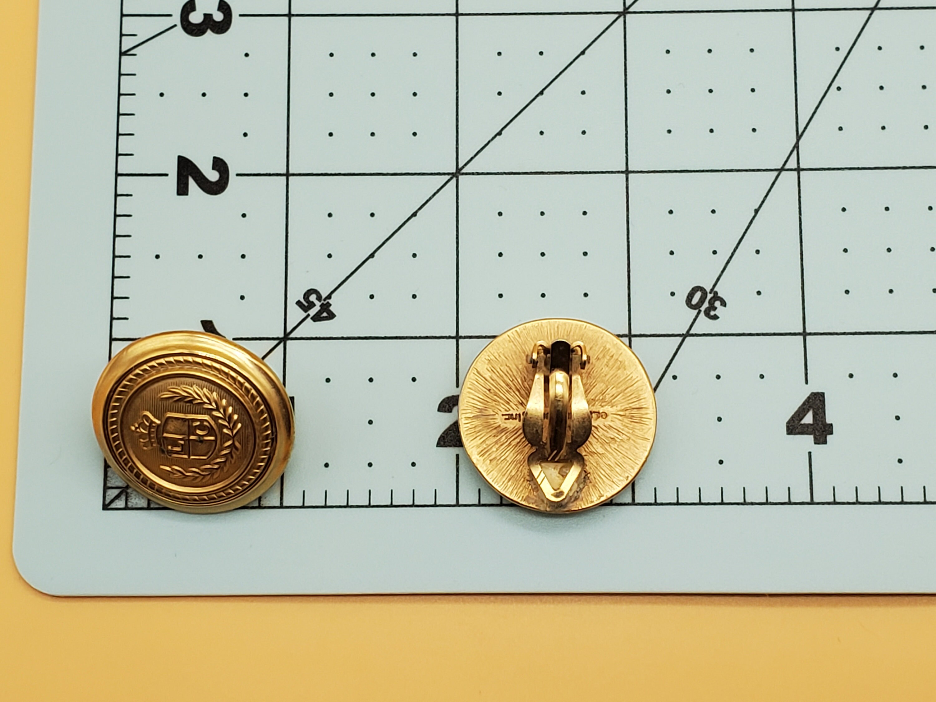 Vintage Liz Claiborne Gold Tone Button Shield Crest Clip on Earrings - Etsy