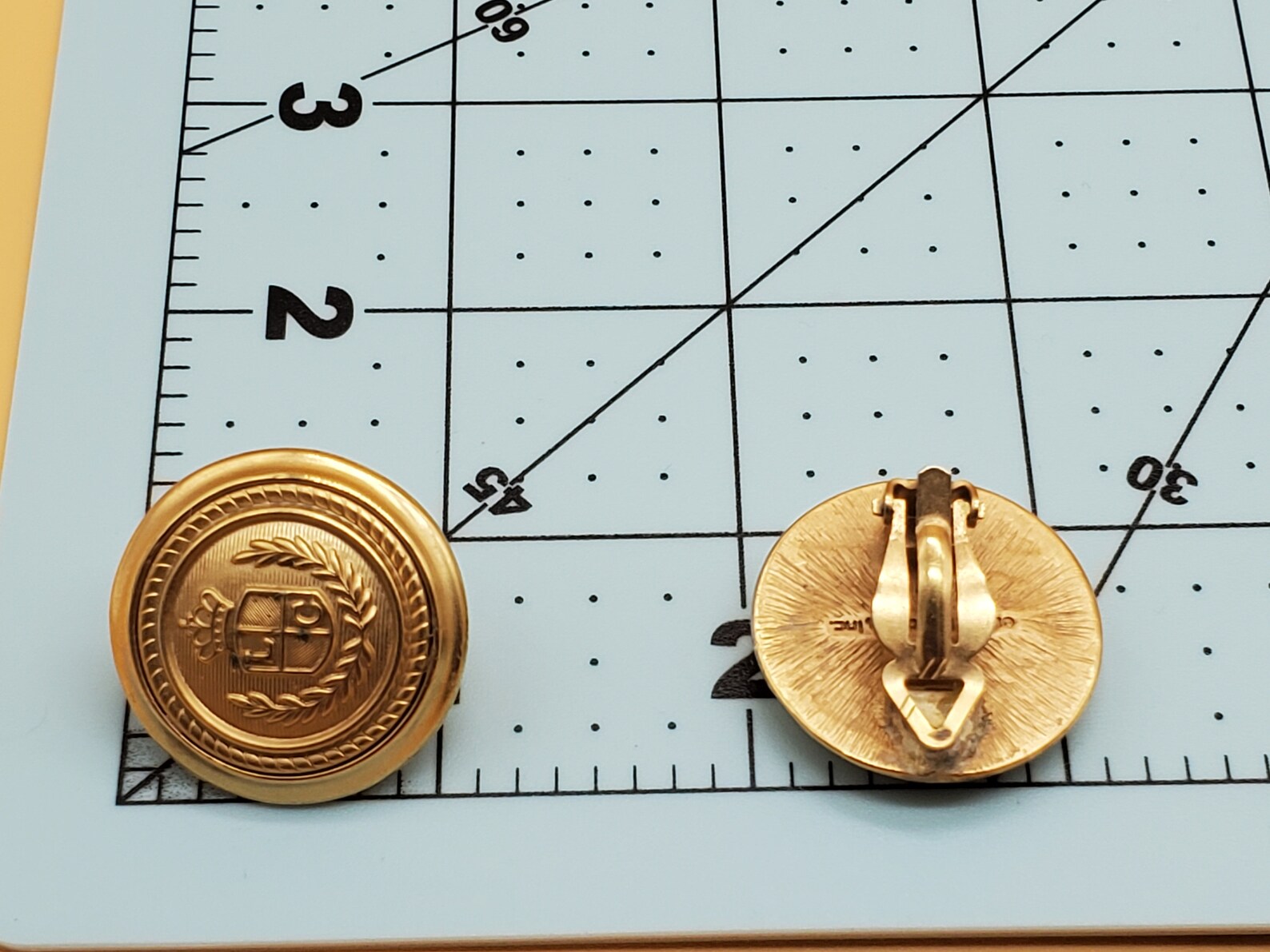 Vintage Liz Claiborne Gold Tone Button Shield Crest Clip on Earrings - Etsy