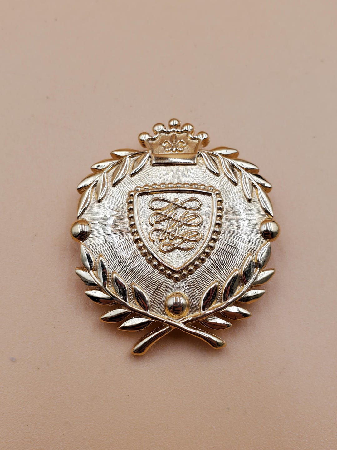 Vintage Gold Tone Shield Crest Coat of Arms Brooch - Etsy