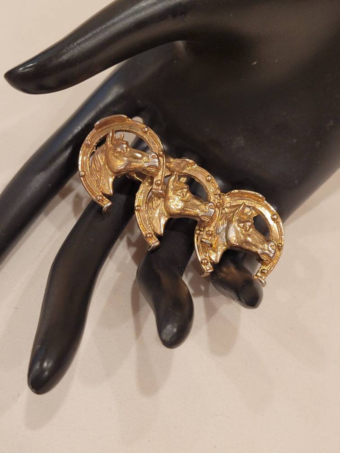 Vintage Lucky 3 Horse Heads in 3 Horseshoes Brooch - Etsy