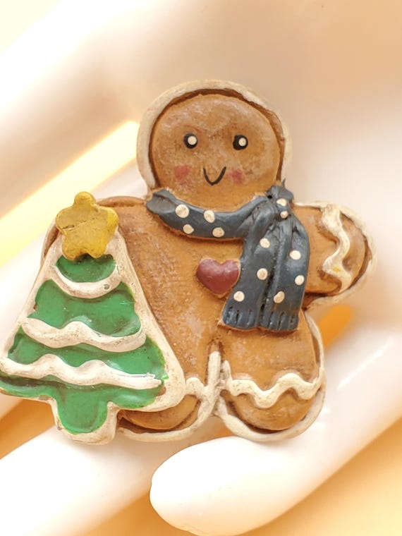 Vintage small Gingerbread man holiday pin - Gem