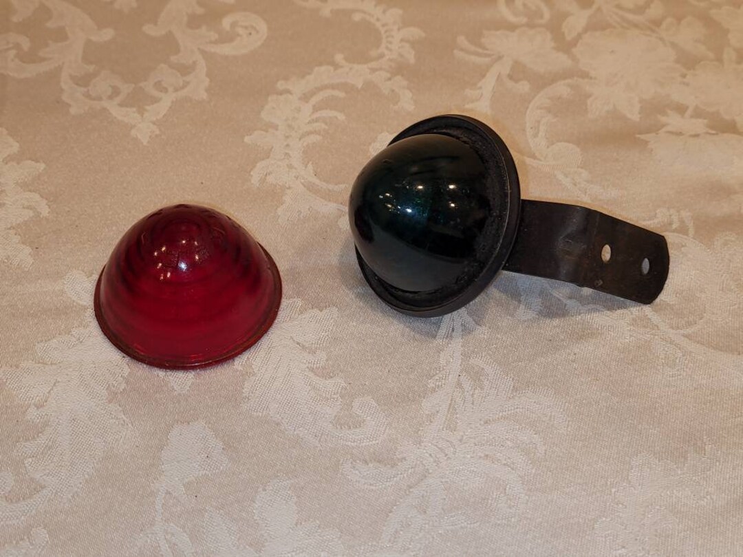 Vintage YANKEE Red and Green Glass Bullet Lens Covers With 1 - Etsy