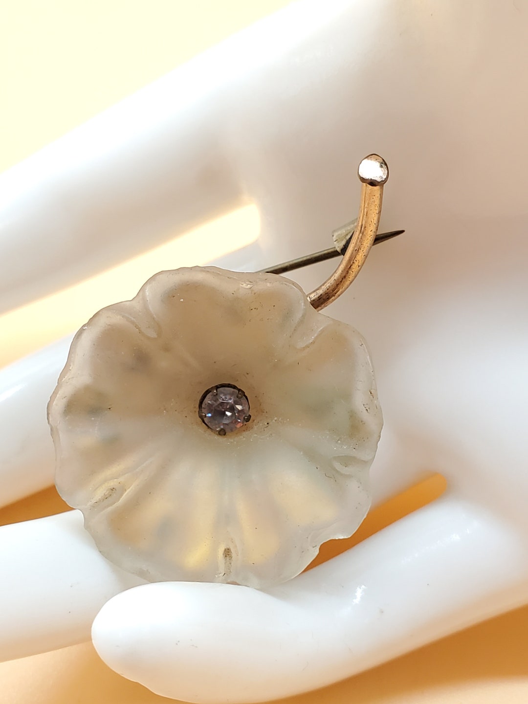 Antique Glass Flower Brooch - Etsy