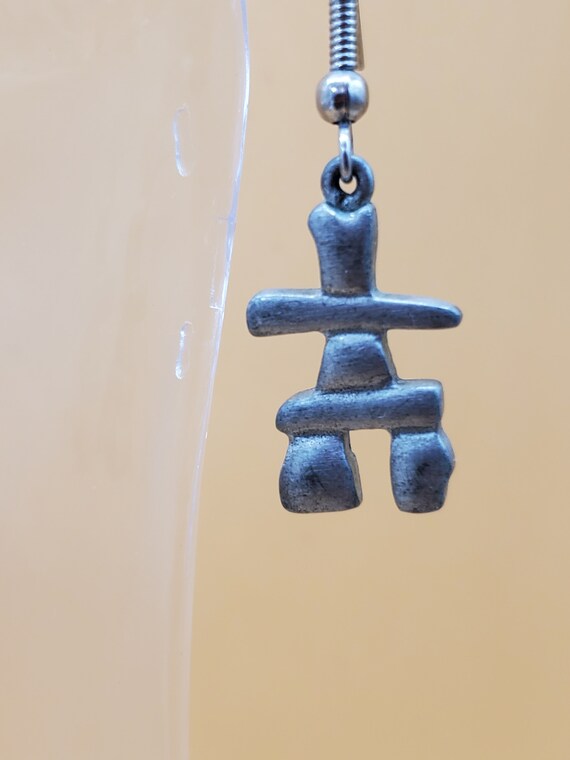 Vintage signed Canada pewter tone symbol earrings - Gem