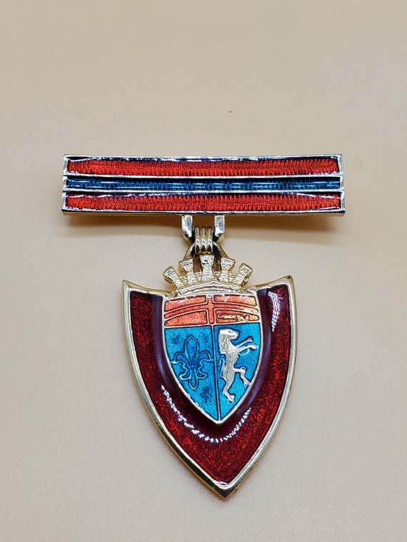 Vintage enamel shield crest - Gem