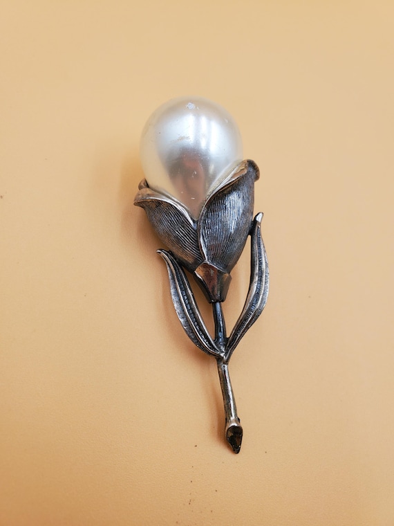vintage Botticelli large faux baroque pearl flower br… - Gem