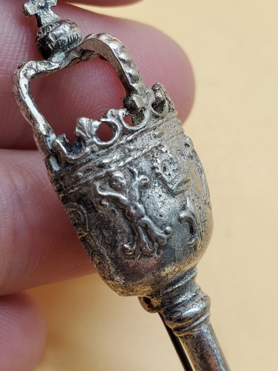 vintage silver tone large crown crest shield scepter … - Gem