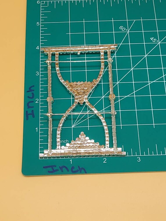 Vintage sands of time HUGE Rhinestone hourglass brooch - Gem