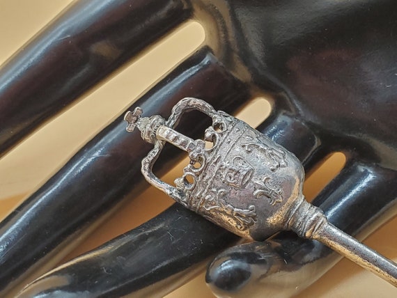 vintage silver tone large crown crest shield scepter … - Gem