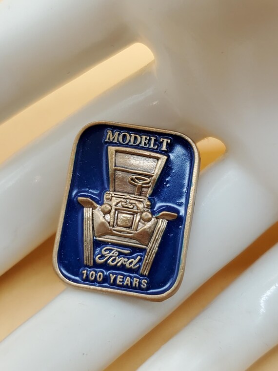 vintage Ford Model T 100 year anniversary pin - Gem