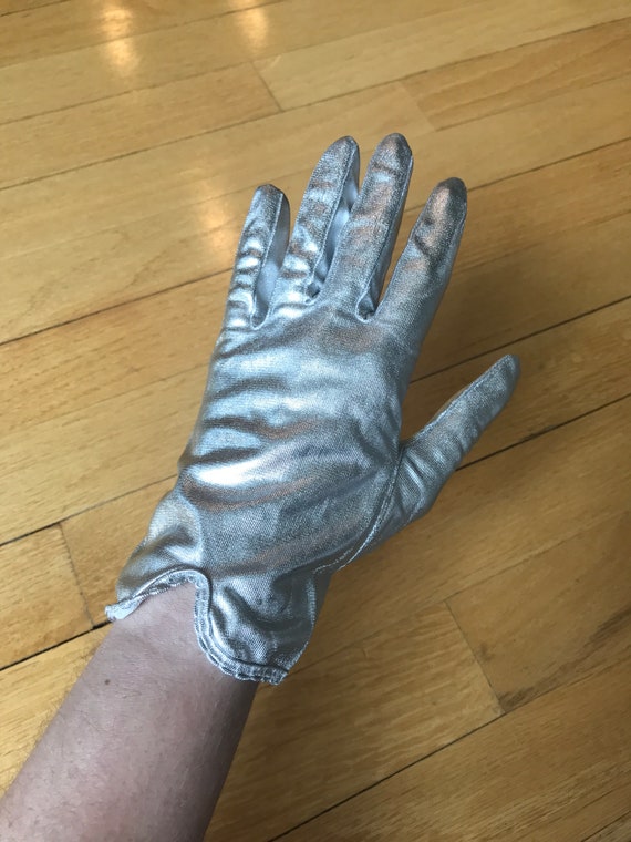 Vintage Soft Metallic Silver Nylon Event / Driving Gl… - Gem