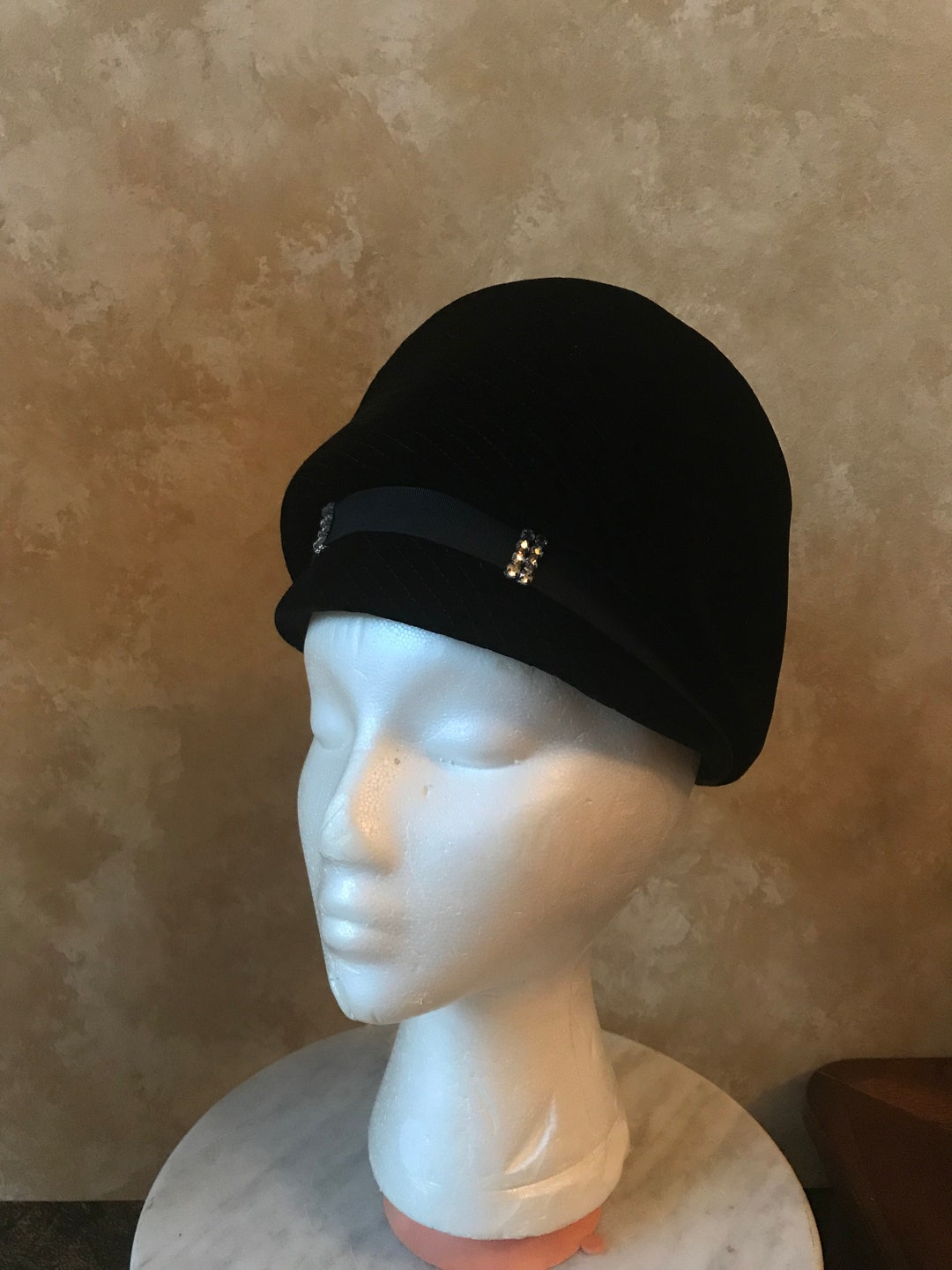 Vintage 1950s / 1960s Midnight Black Velvet Train Conductor Style Hat ...