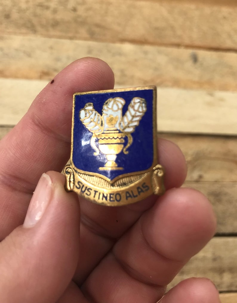 Vintage WWII WW2 Air Corps Sustineo Alas Crest Pin U.S. Military Lapel ...
