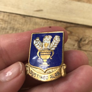 Vintage WWII WW2 Air Corps Sustineo Alas Crest Pin U.S. Military Lapel ...