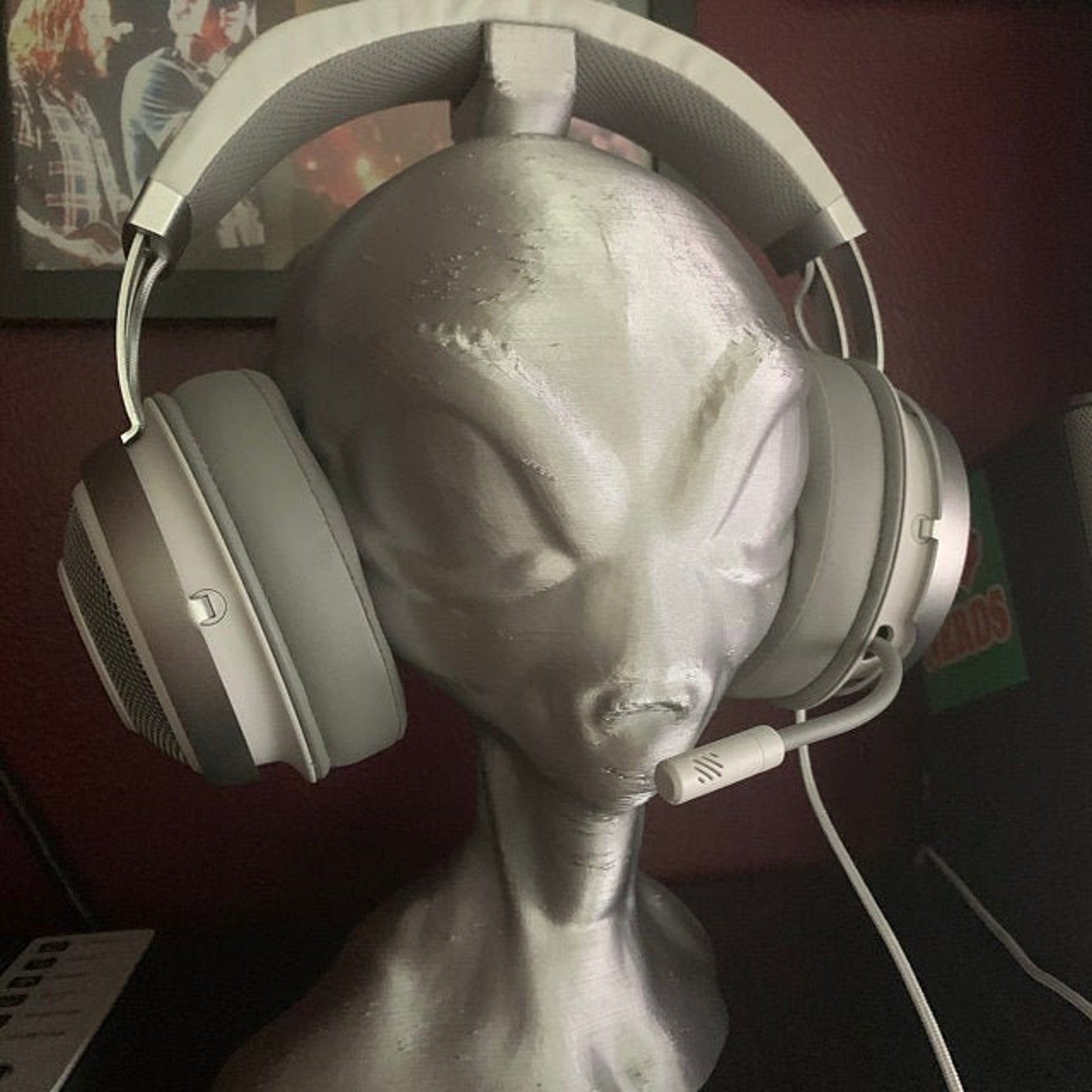 Alien Head Headphone Stand Headset Holder Rack, Grey Area 51 ...