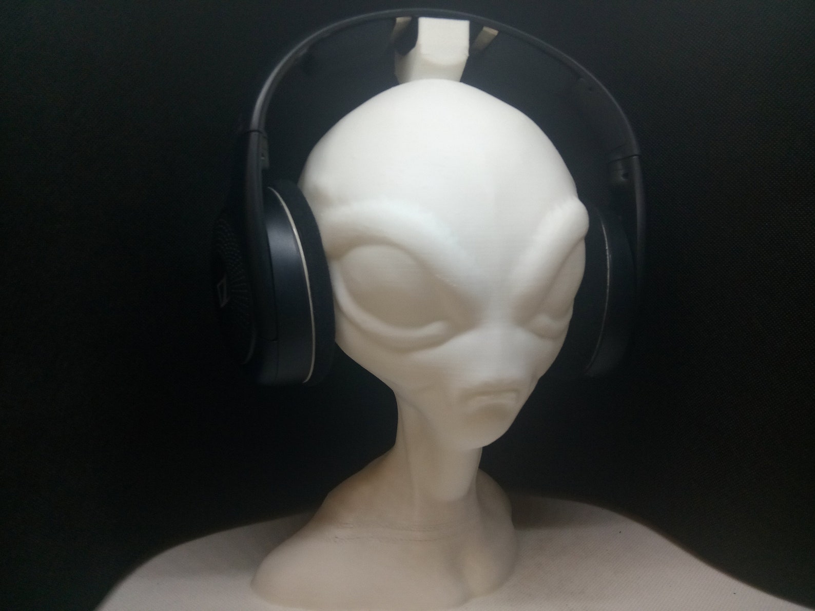 Alien Head Headphone Stand Headset Holder Rack, Grey Area 51 ...