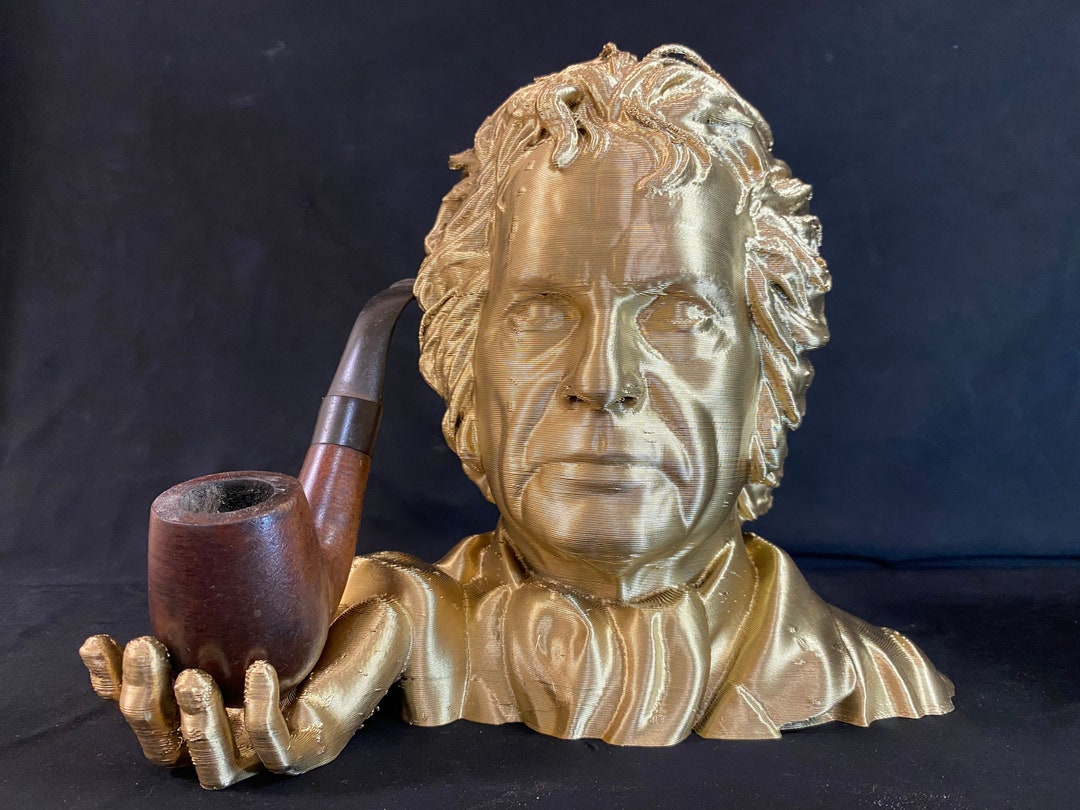 Golden Bilbo Baggins Pipe Stand - Epic Fantasy Decor for Hobbit Fans ...