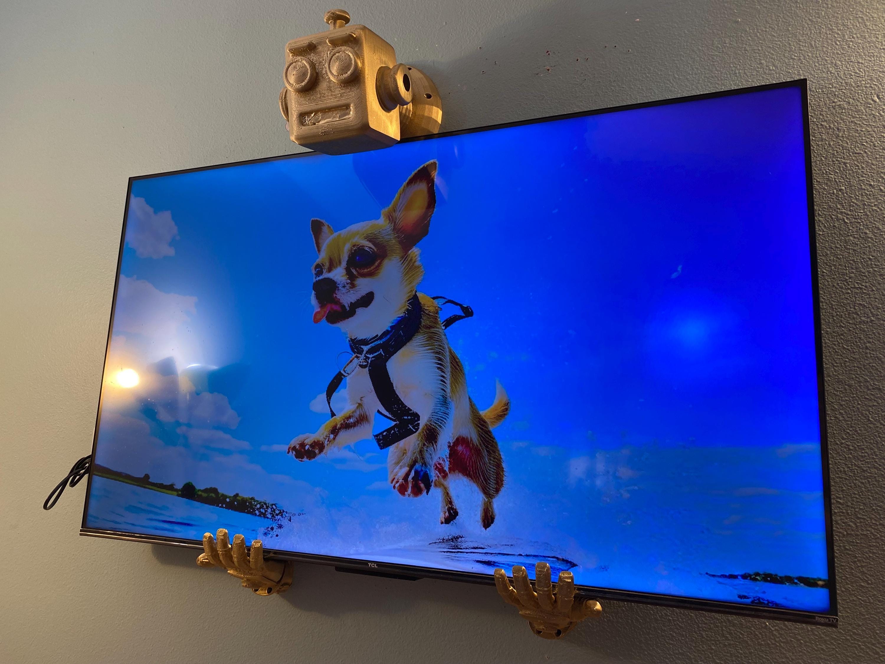 Retro Robot TV Wall Mount | Sci-fi Style Monitor Stand for Wall Mount ...