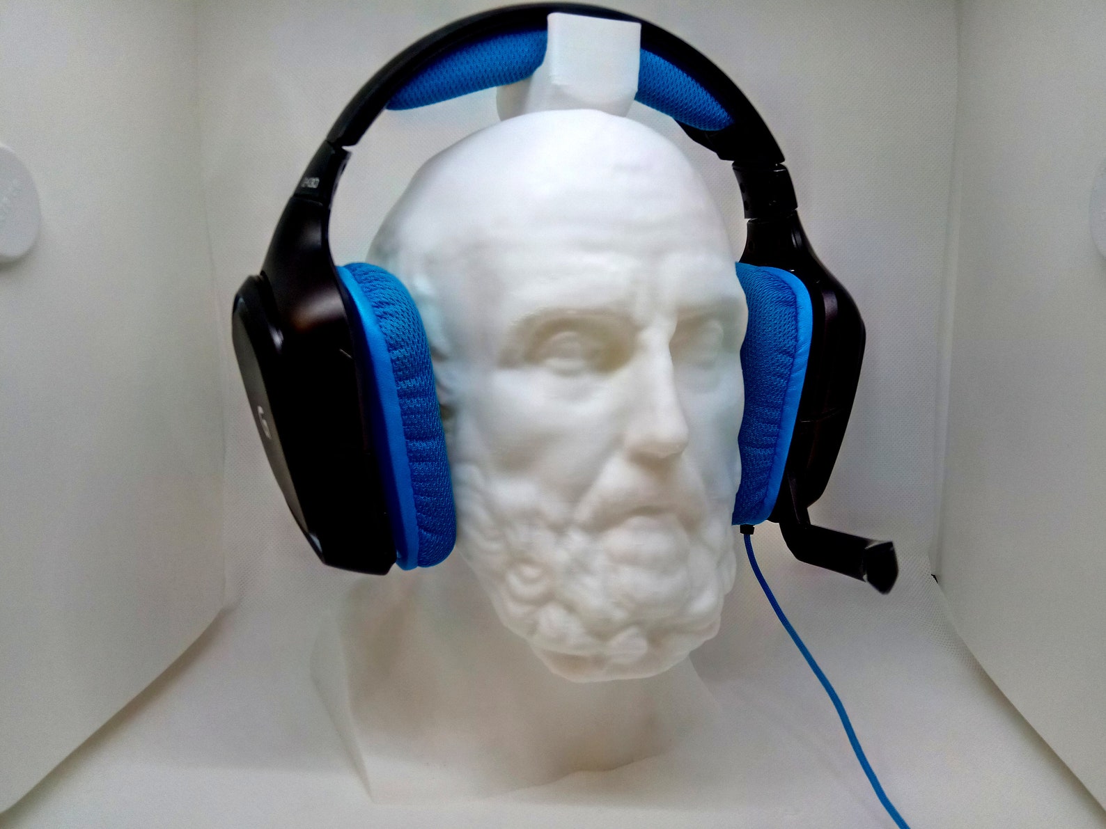 Aristotle Headphone Stand! Greek Headset Holder, Philosopher Like Hegel ...