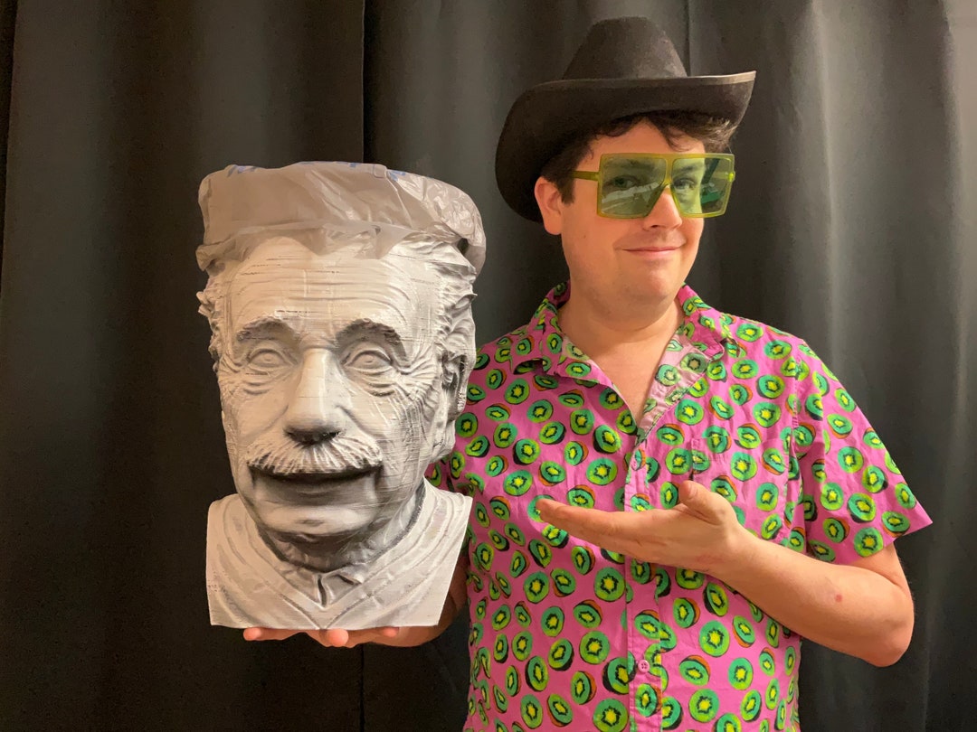 Quirky Mini Einstein Wastebasket - Compact Novelty Trash Bin - Fun Desk ...