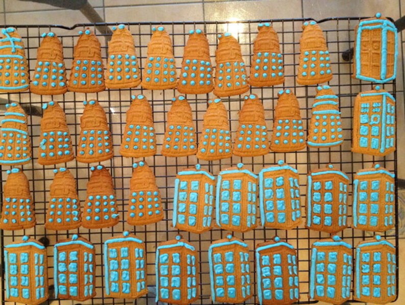 Dr. Who Tardis & Dalek Cookie Cutters! Nerdy Pastry/biscuit Shapes ...