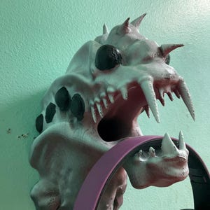 Wall-mounted Terror Slug Horror Mutant Headphone Stand – Biomechanical ...