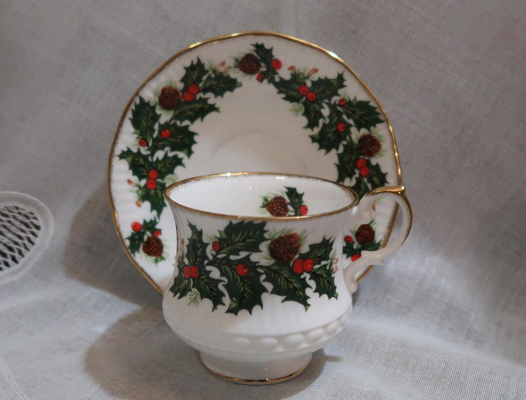 Beautiful Vintage Queens Yuletide Cup and Saucer Rosina China Co ...