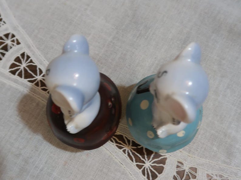 Enesco Vintage Darling Mice on Mushrooms Salt & Pepper Blue White Pink ...