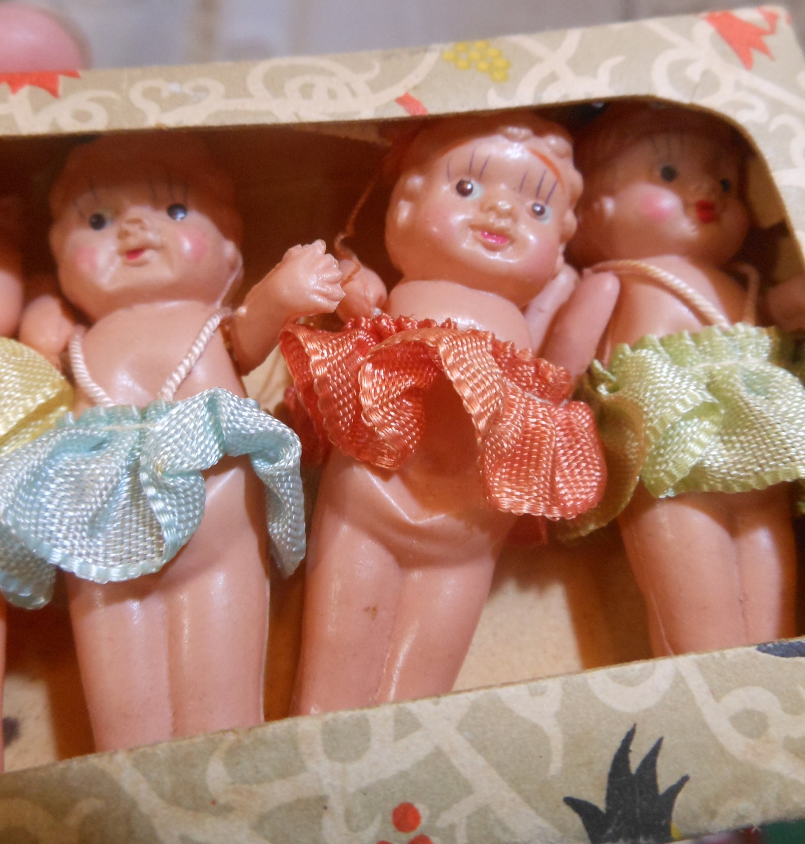 Cute Tiny 1930s Vintage Dionne Quintuplet Celluloid Dolls Pink, Yellow ...