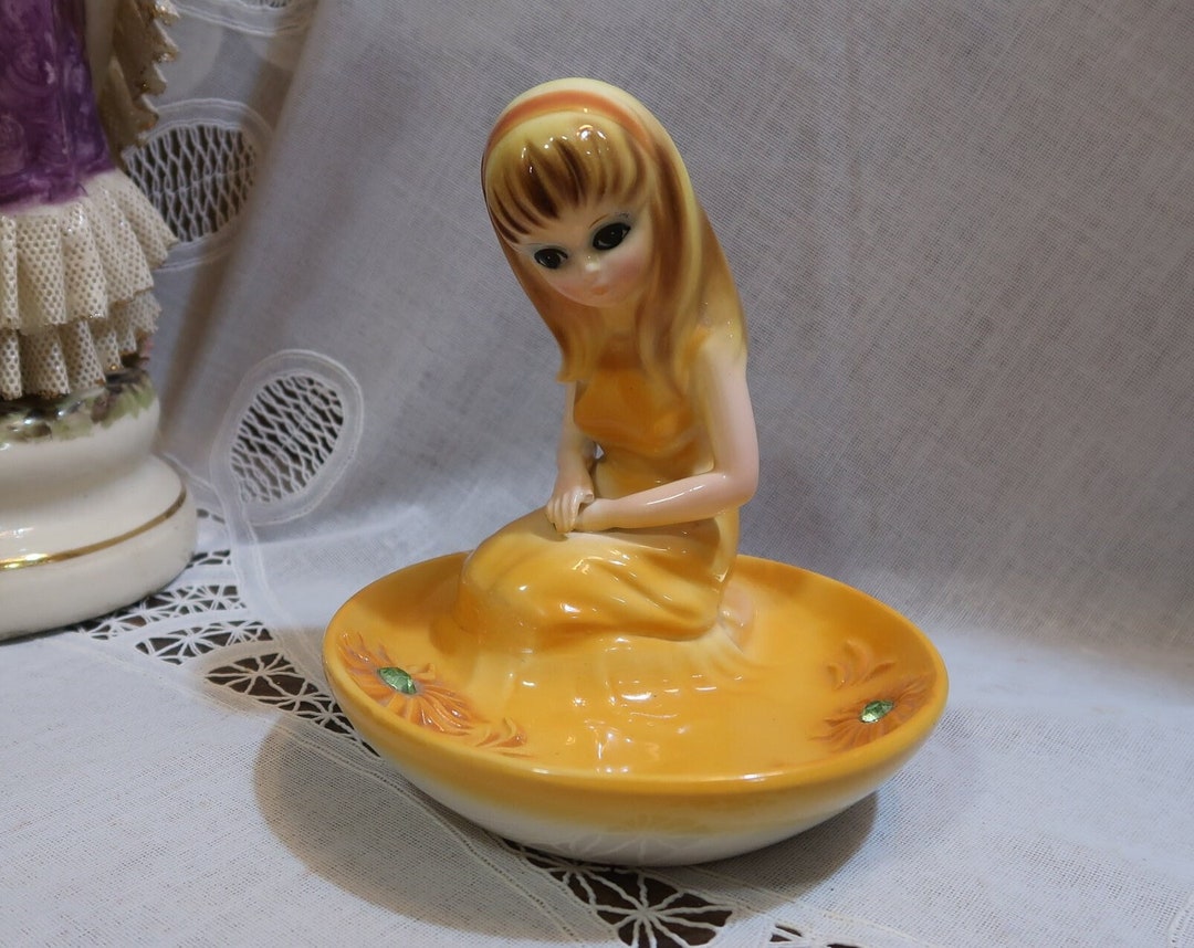 Boutique Girl Vintage Josef Originals 60's Trinket Dish Ring Holder ...
