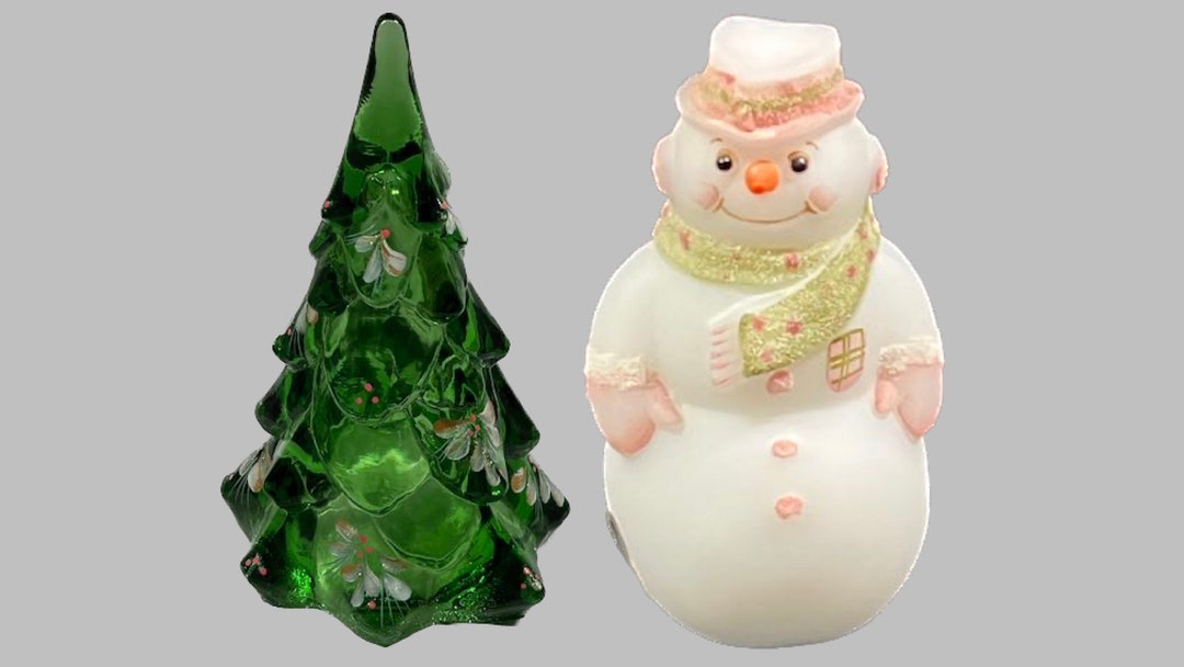 Fenton Art Glass Green Holly Leaves Christmas Tree Signed Mary Young ...