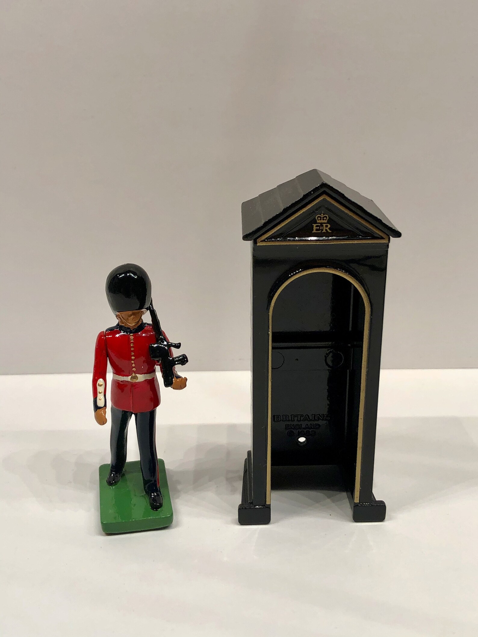 Britain Ceremonial Collection, Sentry Box and Scotts Guard #00089 - Etsy