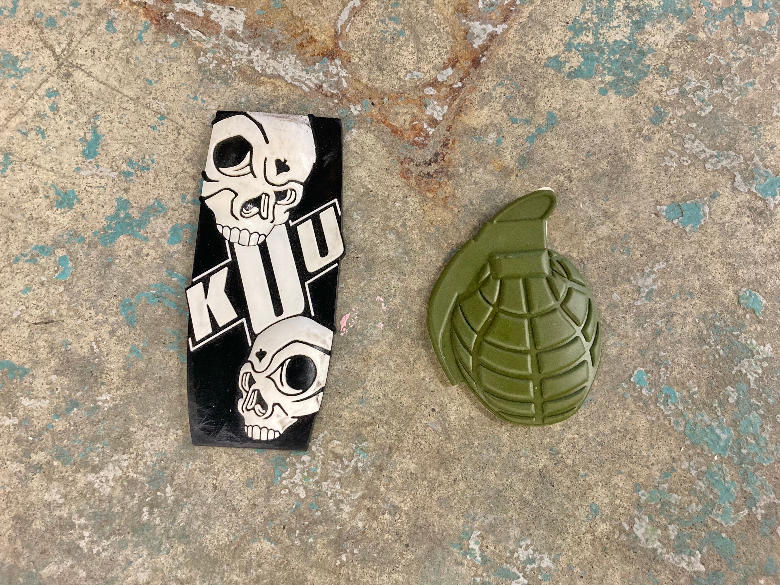 Grenade Snowboard Logo