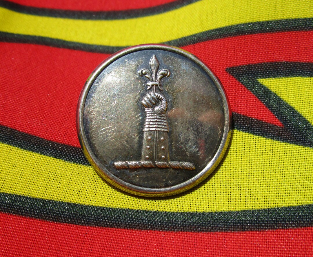 Antique Livery Button of an Arm or Hand Holding a Fleur De Lys [wyon ...
