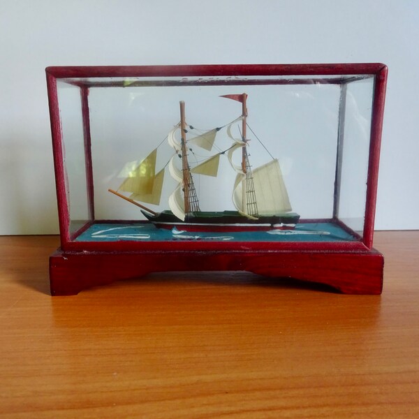 Model Ship Glass Case - Etsy