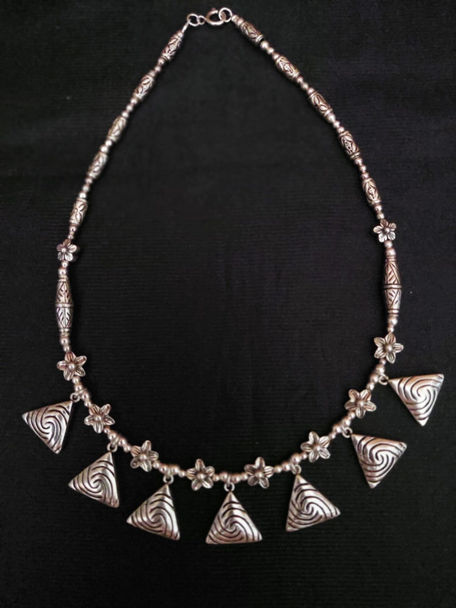 925 Sterling Silver Tribal Ethnic Thai Bead Beauty Flowertriangle Twirl ...