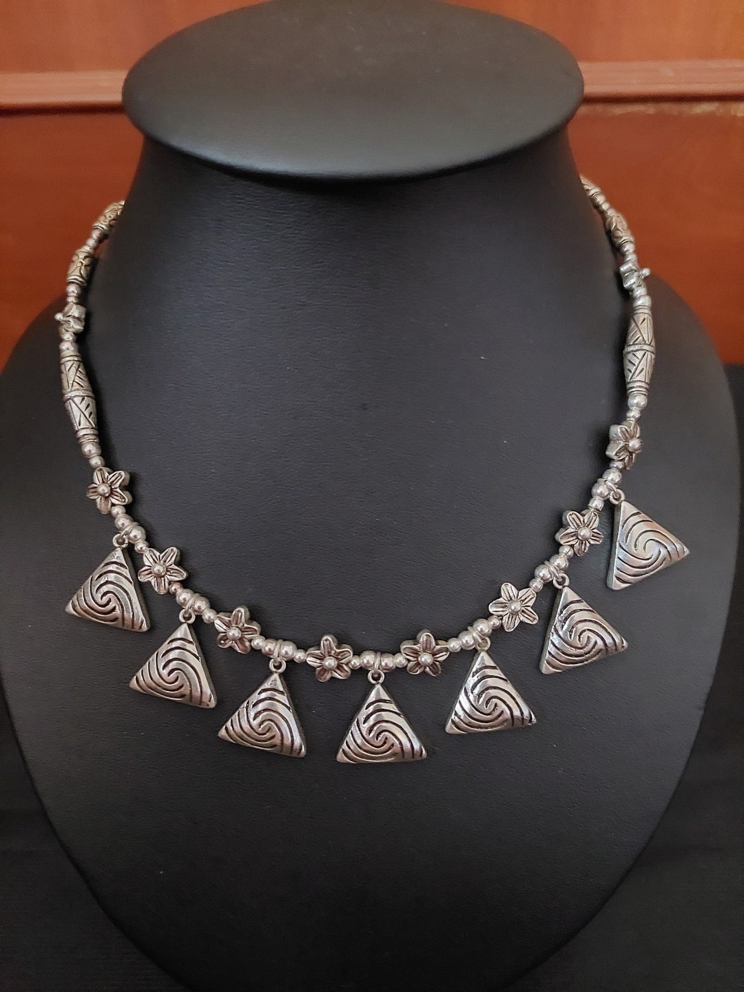 925 Sterling Silver Tribal Ethnic Thai Bead Beauty Flowertriangle Twirl ...