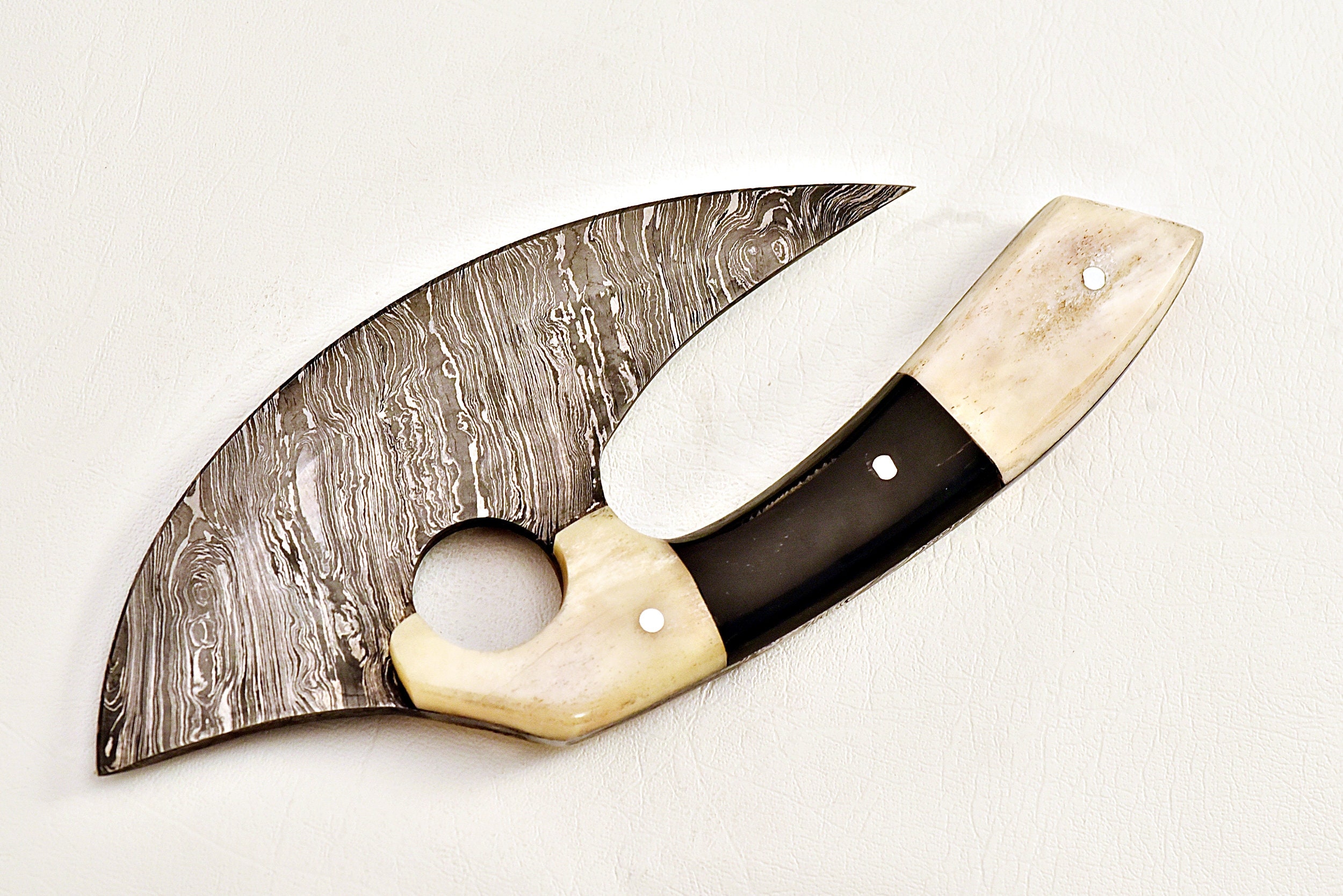 Handmade Damascus steel Ulu knife with bone and buffalo horn | Etsy