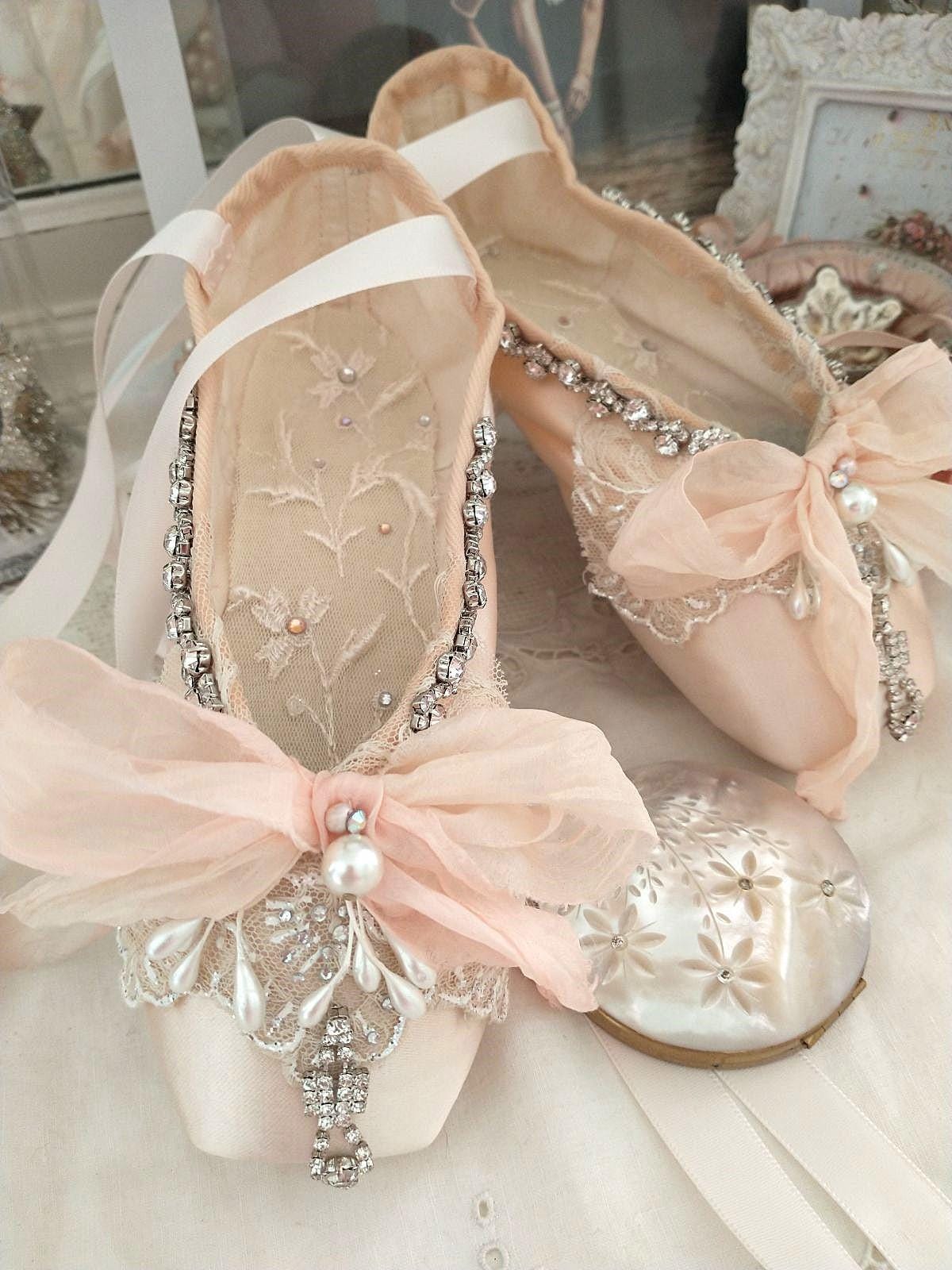 Satin Ballet Ballerina Pointe Toe Shoes Slippers Decorated Display Pale ...