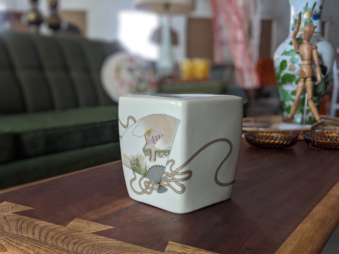 Vintage White Sensu Folding Fan | Hand-painted Japanese Vase Haldon ...