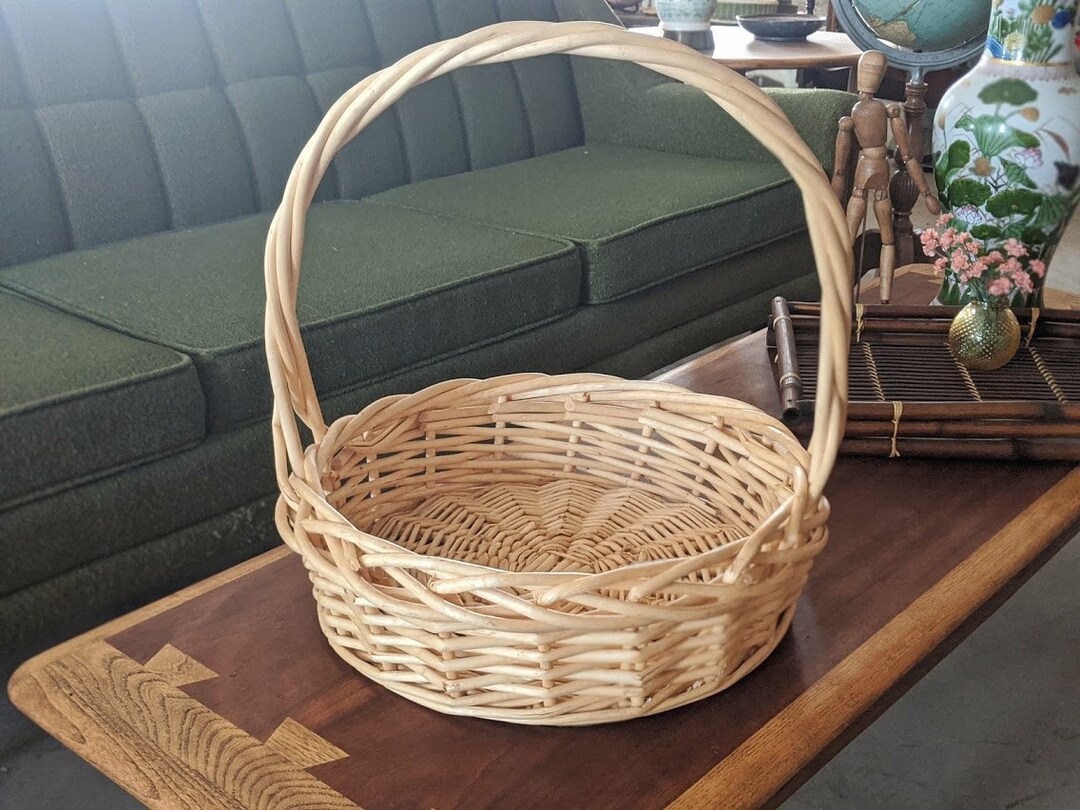 Vintage Woven Round Basket With Handle | Light Boho Eclectic Farmhouse ...