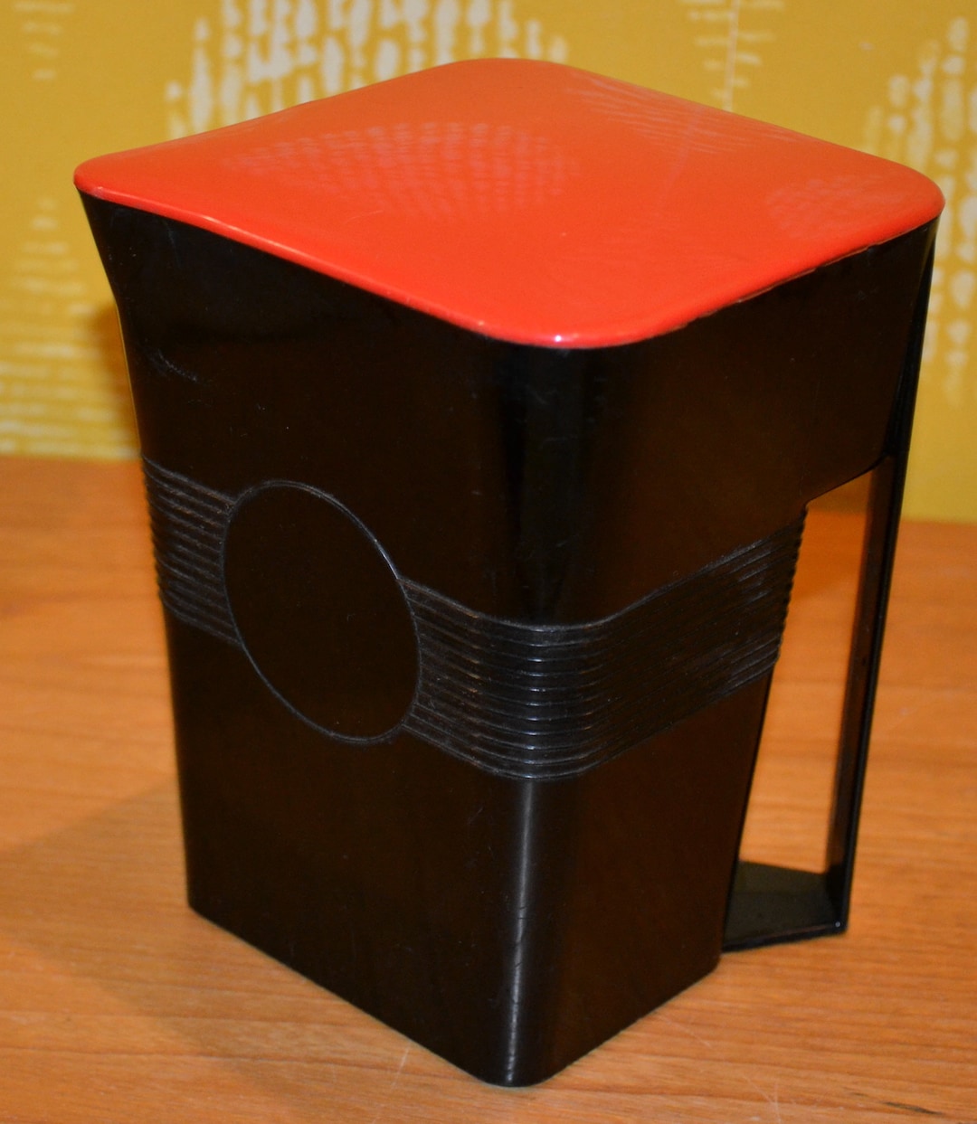 Beautiful 70s Vintage Plastic Can Red/black Seventies Retro Mid Century ...