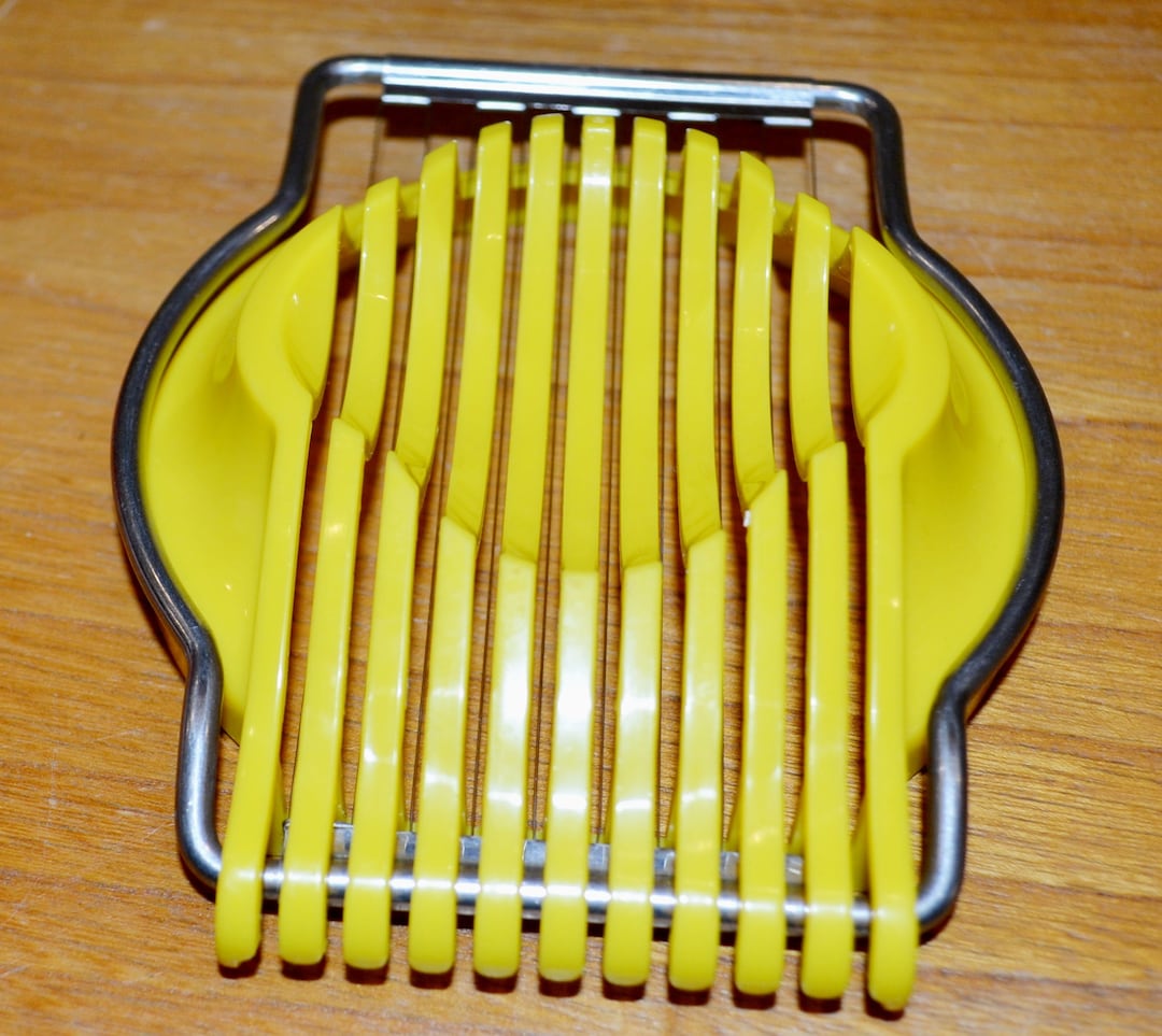 Vintage Egg Cutter 50s Metal / Plastic Beige Retro Mid Century Shabby ...