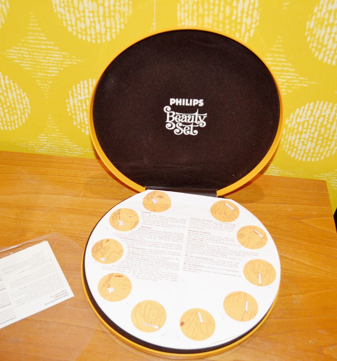 Beautiful Vintage Beauty Set by Philips Yellow Retro Design Mid Century ...