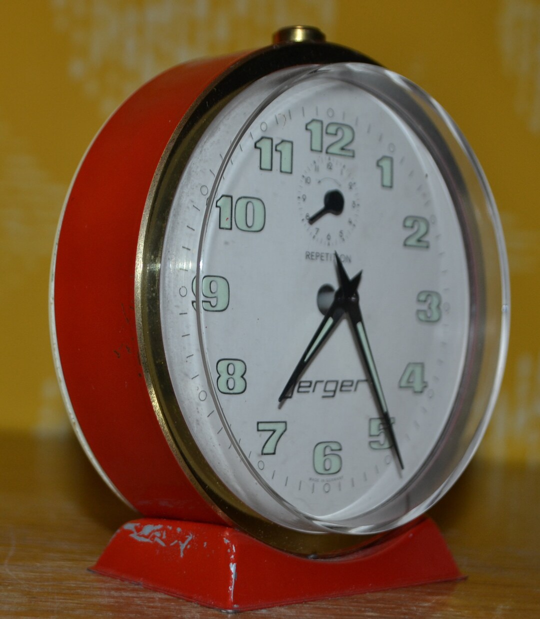 Vintage Alarm Clock Retro Design 50s Red/white Mid Century Retro ...