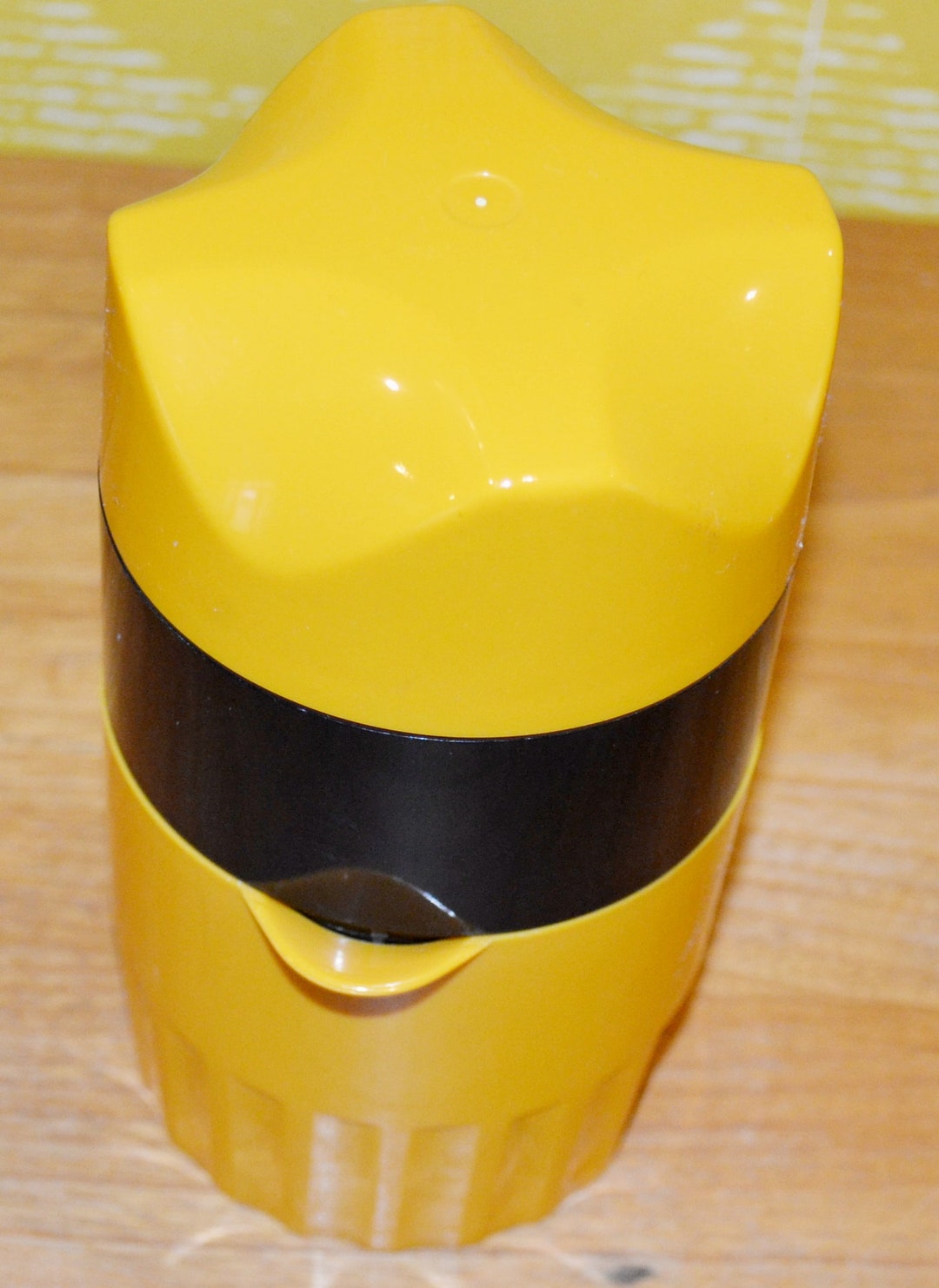 Beautiful Vintage Lemon Squeezer From EMSA Plastic Yellow/black Retro ...