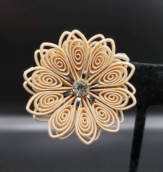 Groovy 60's quilled plastic flower clip earrings. | Etsy